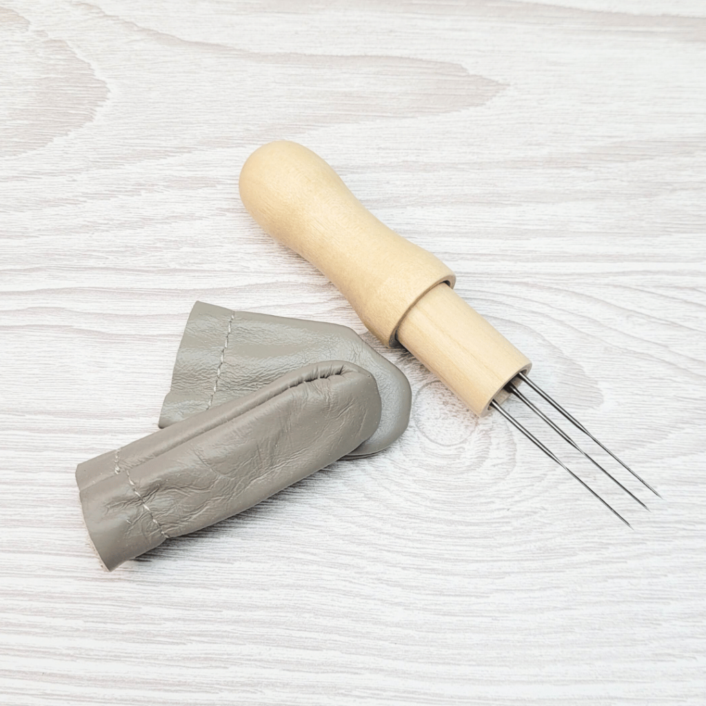 Felting Needle Multi Tool – Includes 3 Needles | Lincolnshire Fenn ...